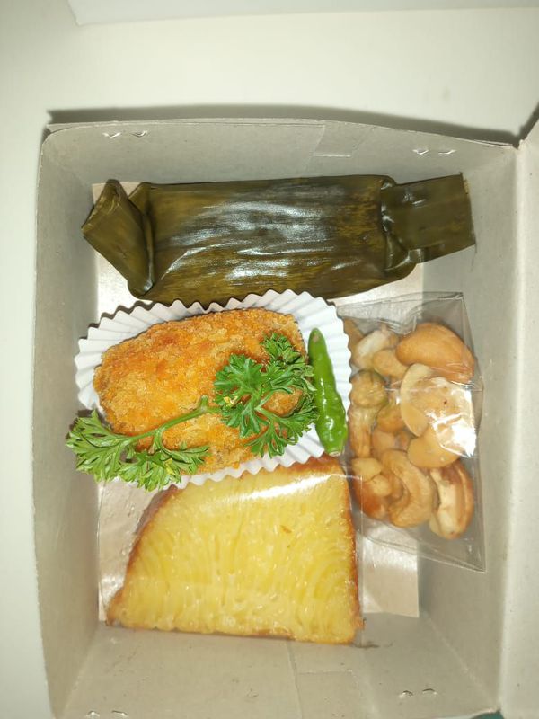 Paket Snack Box Bu Kus