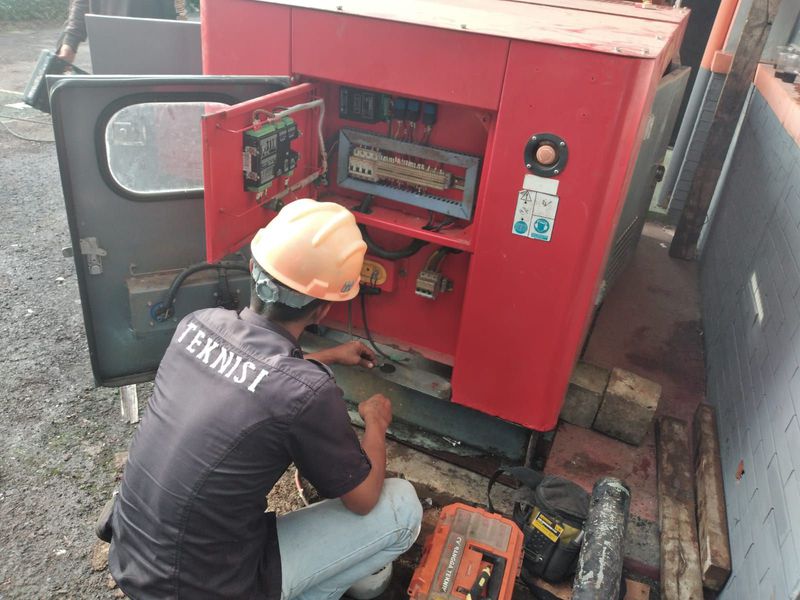PAKET JASA PEMELIHARAAN PERBAIKAN GENSET (30 KVA) BESERTA KELENGKAPANNYA