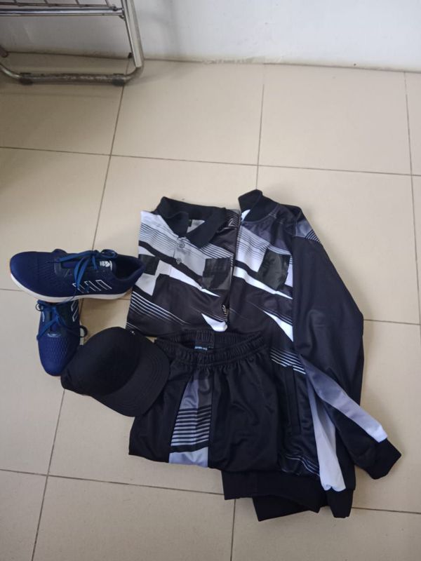 Pakaian Olahraga / Training Pack - L - 40