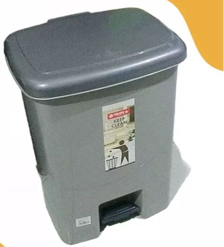 Tempat sampah pedal plastik kapasitas 6,5 L