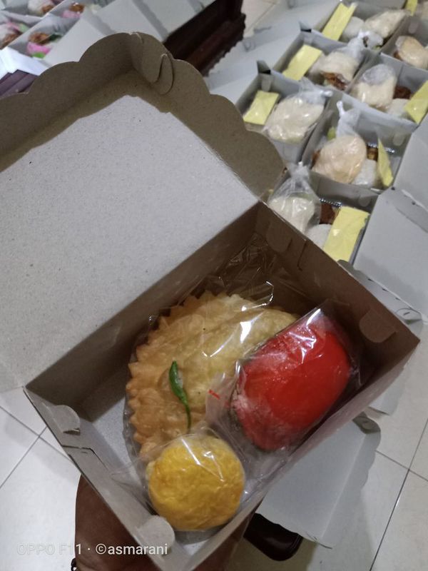 Snack Kotak Isi 3 + Air Kemasan
