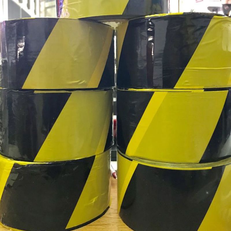 baricade line / police line 300m