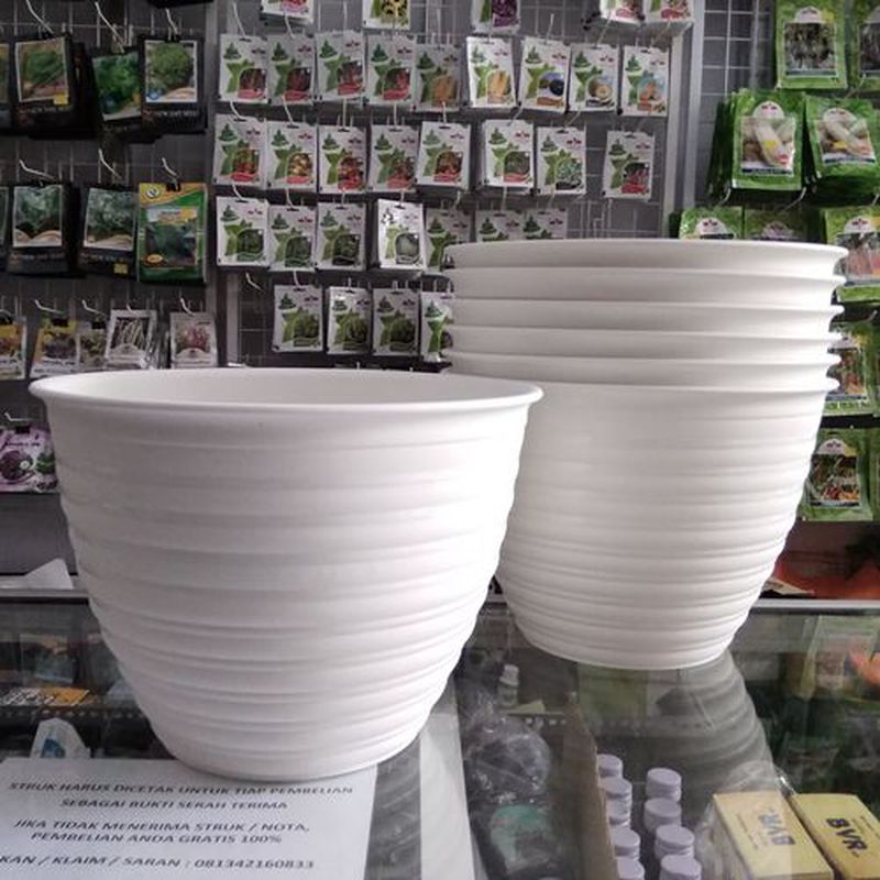 Pot Bunga Plastik Besar