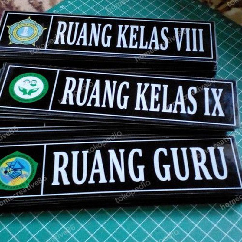 Papan Nama Acrylic