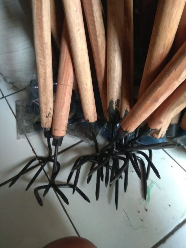 Garukan Sampah besi TA.013