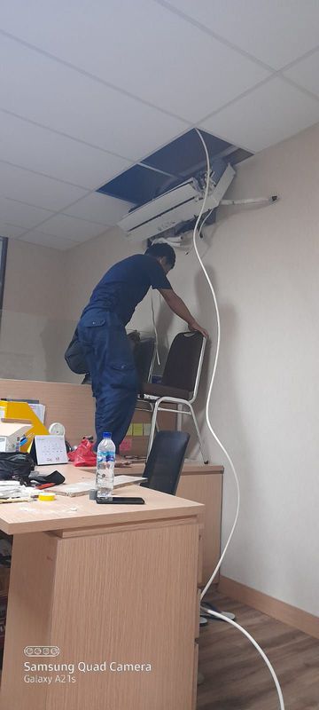 Jasa Perawatan atau pemeliharaan atau perbaikan AC Split