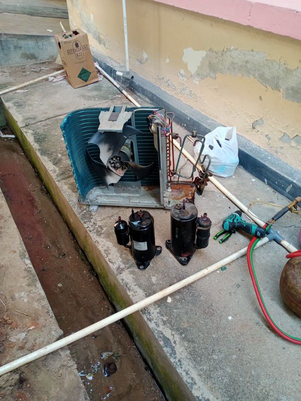 Jasa pergantian kompresor ac split 0,5pk s/d 2 pk