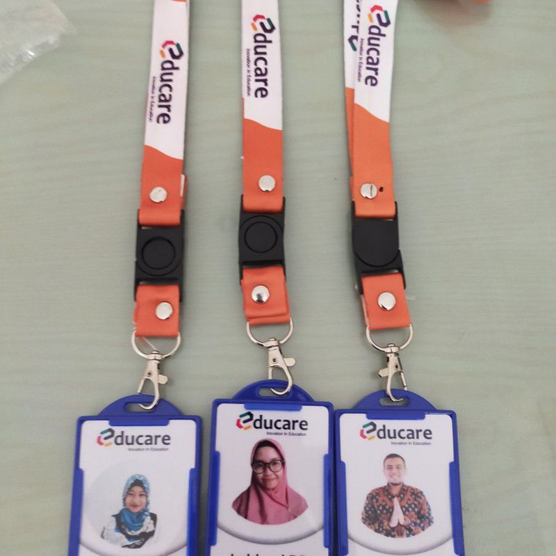 ID CARD dengan model tali custom