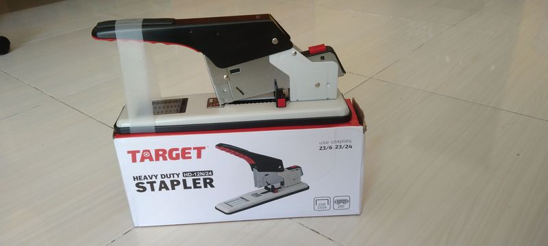 Staples besar / Jilid Target N12/24