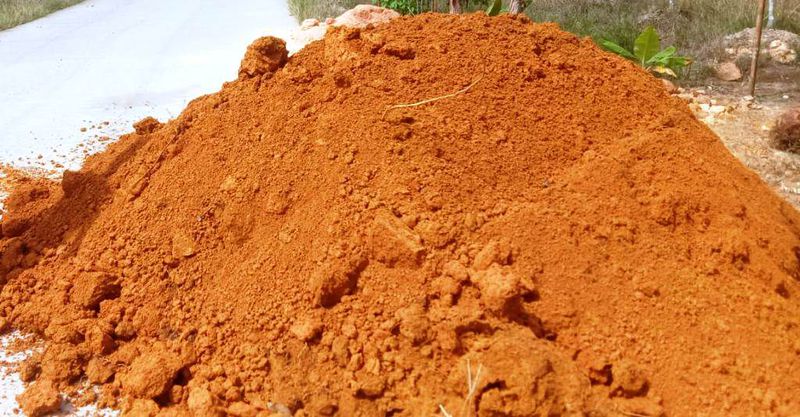 Tanah Merah Subur/ Gembur