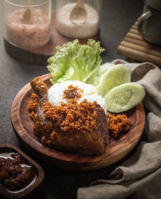 Ayam Kremes Tahu Tempe