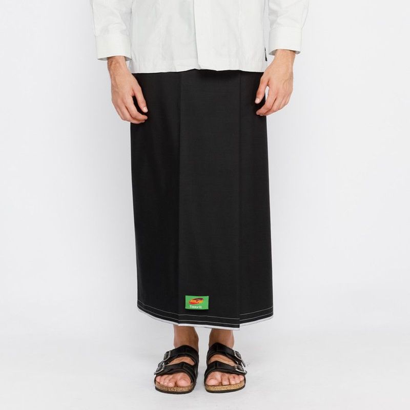 Sarung ATLAS Favorit Hitam Polos