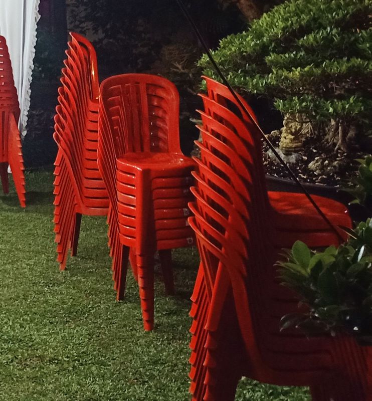 Sewa kursi plastik Napoly