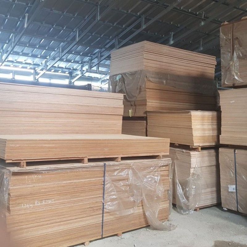 MULTIPLEK TRIPLEK MERANTI DAUN 3 mm