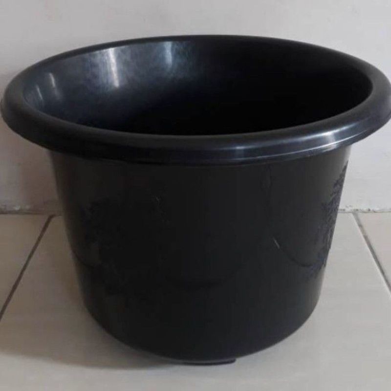 pot plastik hitam