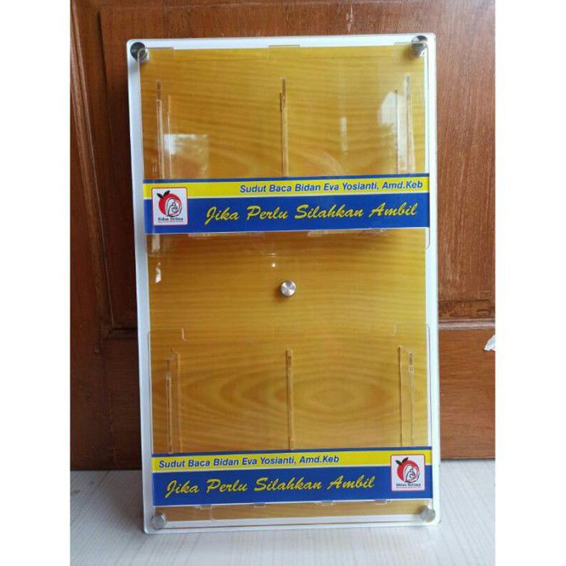 Tempat Leaflet Akrilik