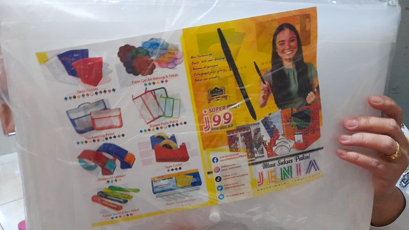 MAP PLASTIK PUTIH KANCING