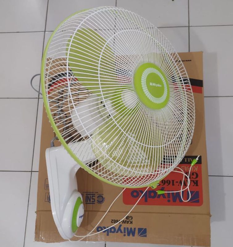 kipas angin dinding Miyako 16 inch