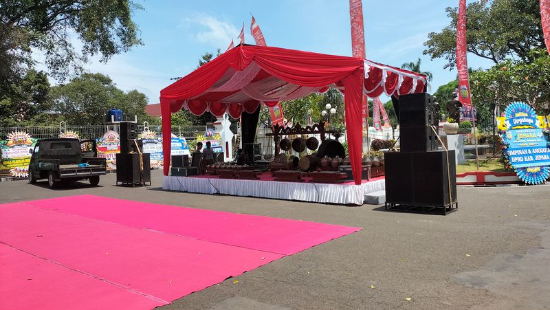 sewa panggung 8 x 6meter full karpet