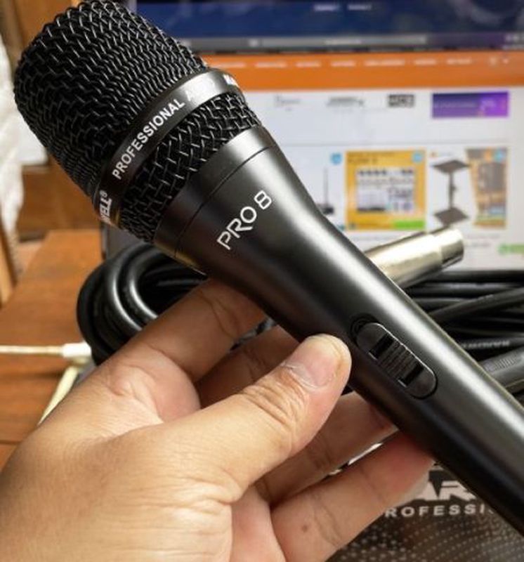 Microphone Vocal Dynamic Super Cardioid HARDWELL PRO 8 Plus Kabel Mic