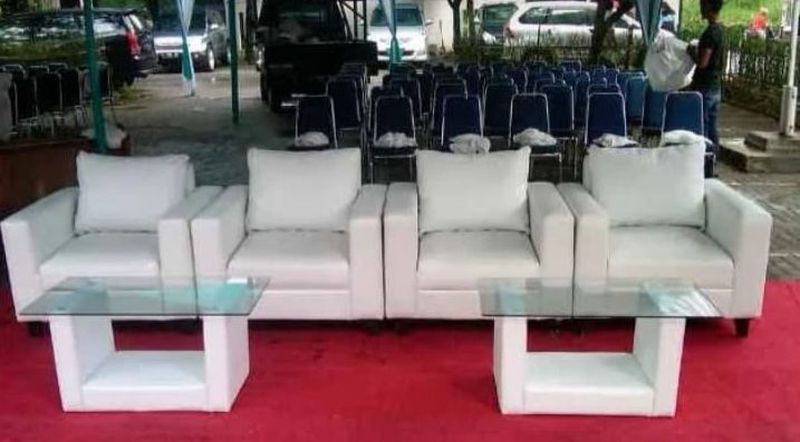 Meja kursi dan sofa