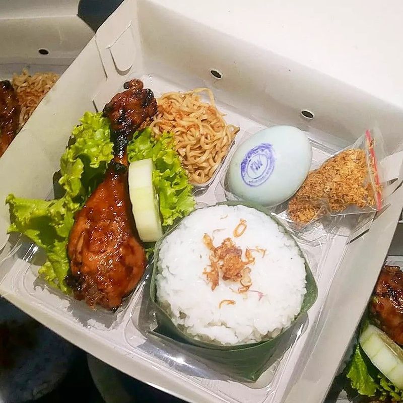 Nasi Kotak Ayam Telur Asin