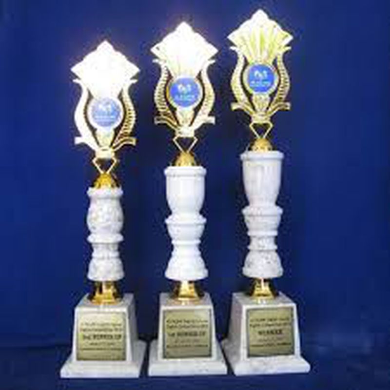 Piala Lomba - Ukuran Sedang