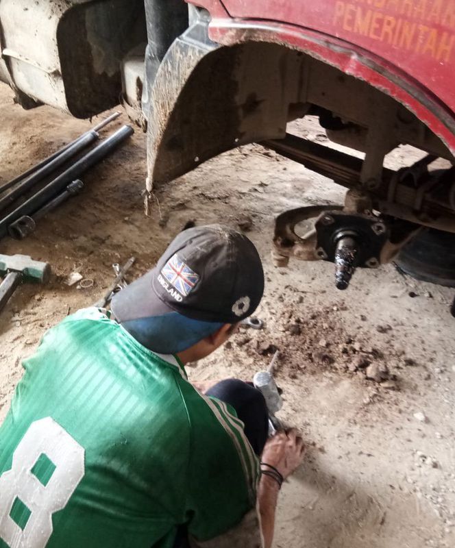 Jasa service rem dan setel kingpin