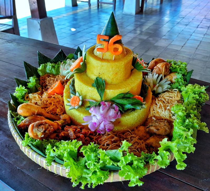 Nasi Tumpeng Paha