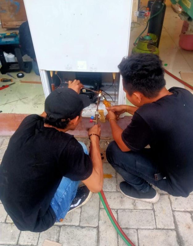 Jasa Perbaikan Showcase