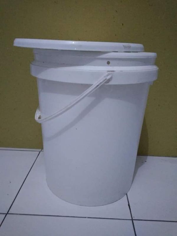 EMBER PUTIH