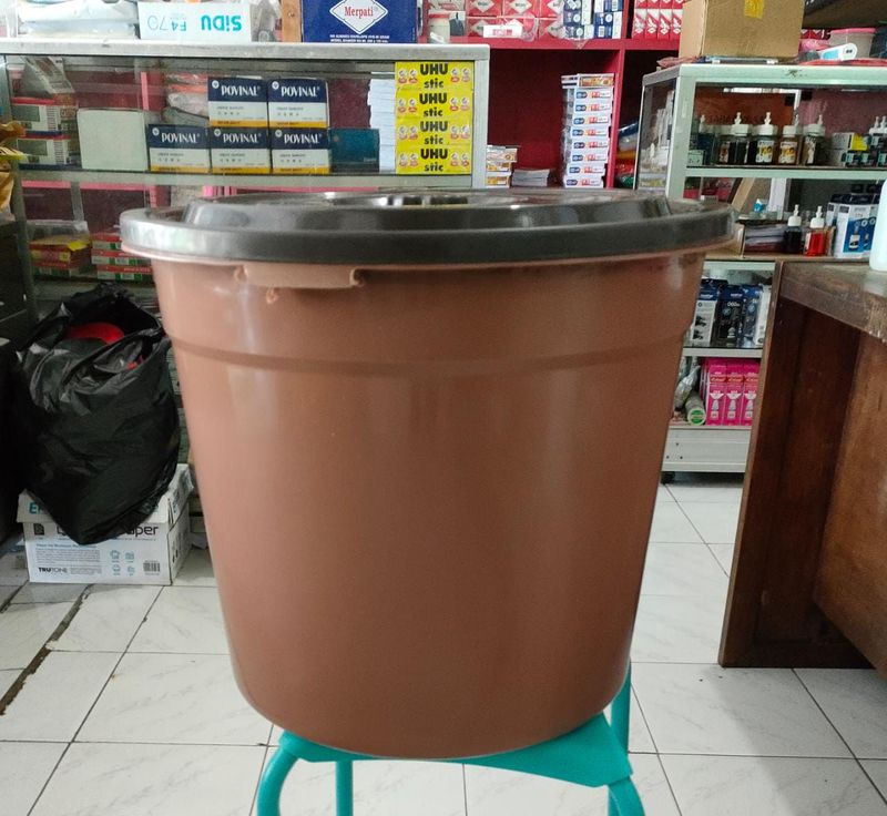 Ember sampah 70 L