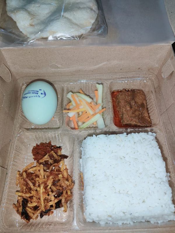 NASI CAMPUR KHAS MADURA