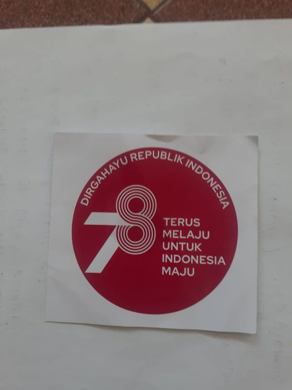 Sticker 8 cm KEMEREKAN