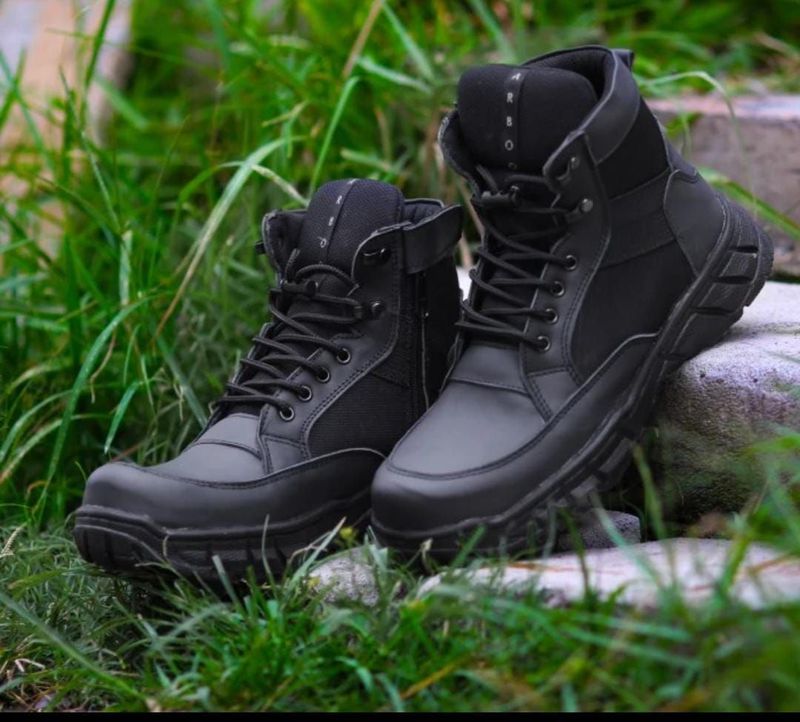 Sepatu PDH High