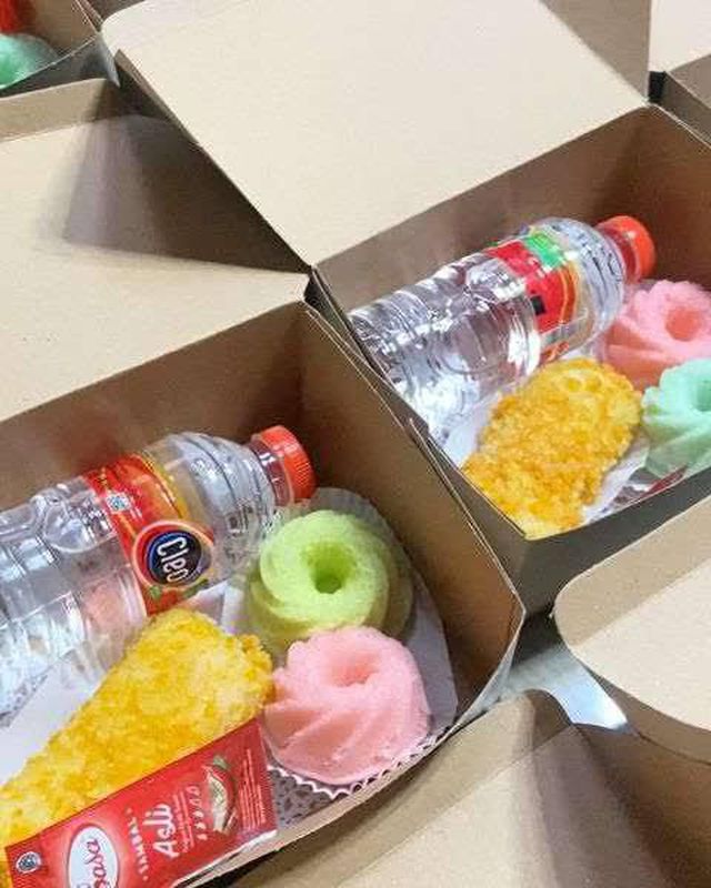 snack box 4kue + cleo mini - 2 Asin 1 Manis