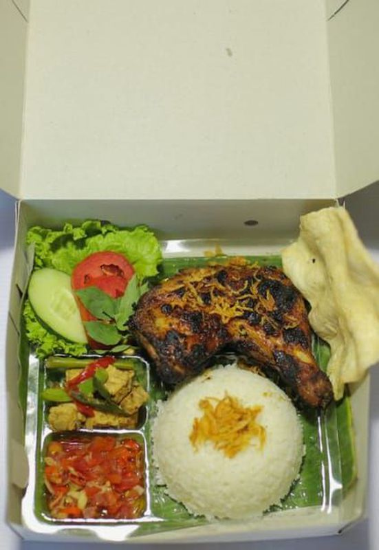 Nasi Paket Ayam Bakar