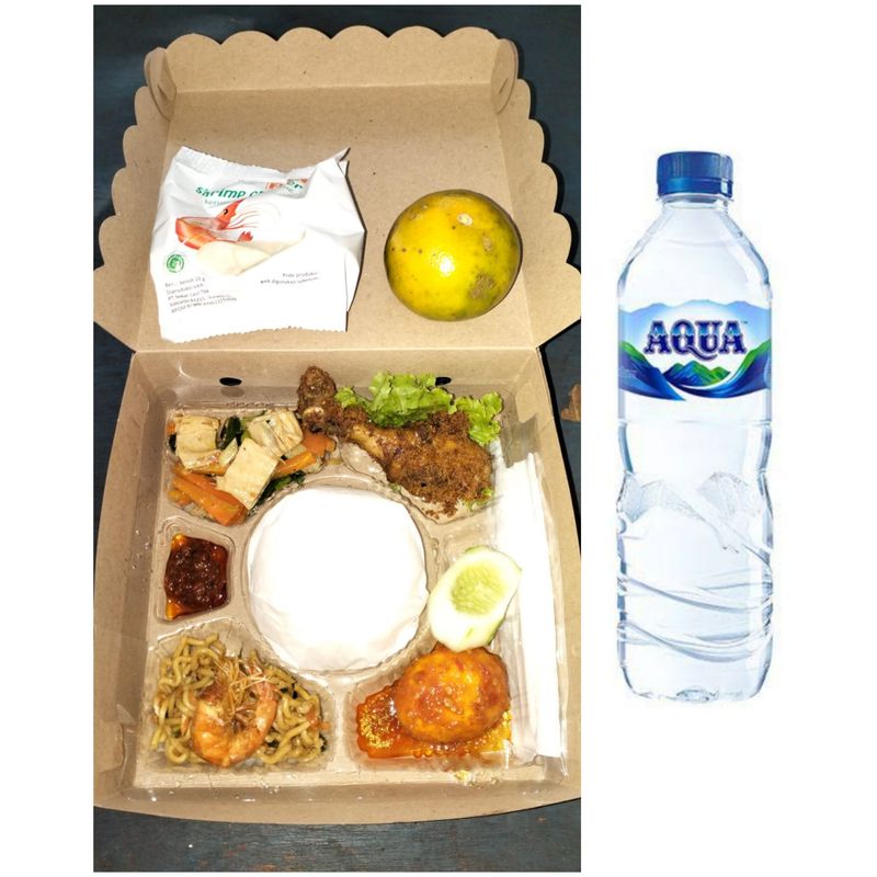 Nasi Kotak Plus Aqua Botol 600 ml
