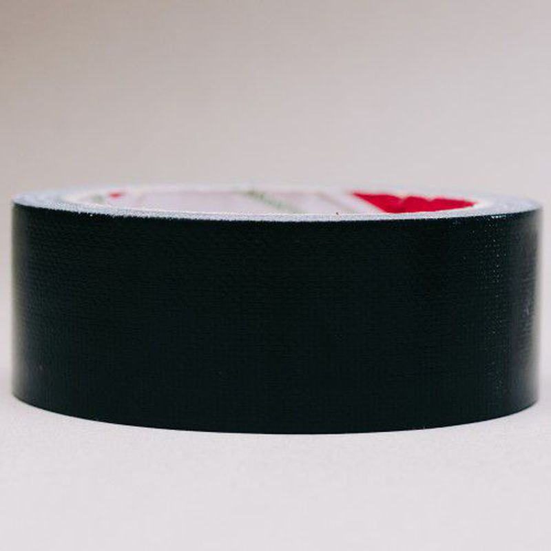 Lakban Hitam jilid sedang