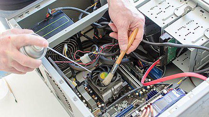 Service Komputer Built-up (Service Motherboard IC Power dan Service PSU)