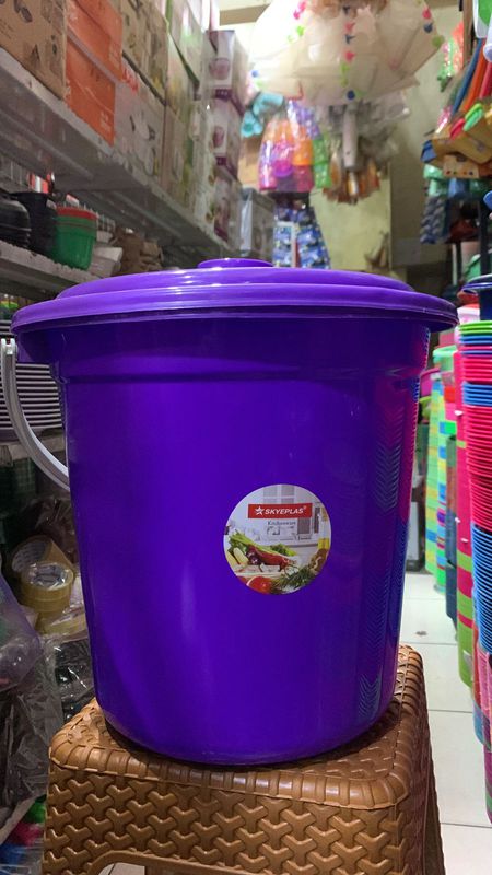 Ember Tutup Sedang Ukuran 5 Galon (20 Liter)