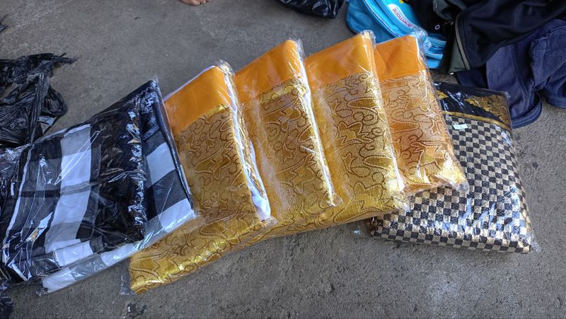 Wastra Pelinggih Padma Sari