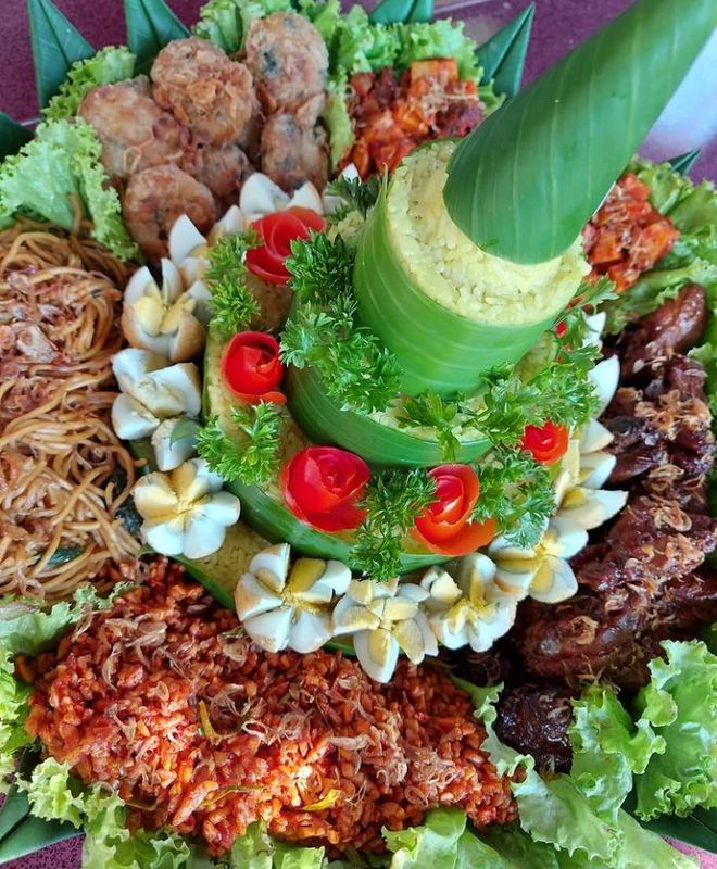Nasi tumpeng istimewa