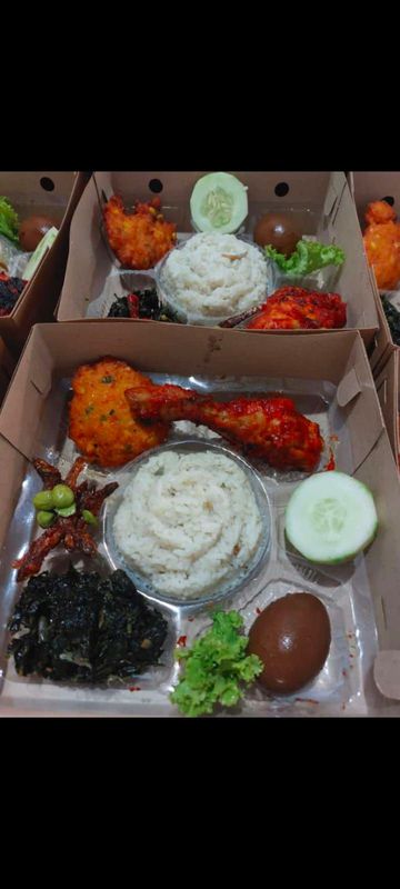 AYAM COCO + TELUR ASIN 2 LAUK MAKANAN UNTUK RAPAT/PERTEMUAN MURAH!!!