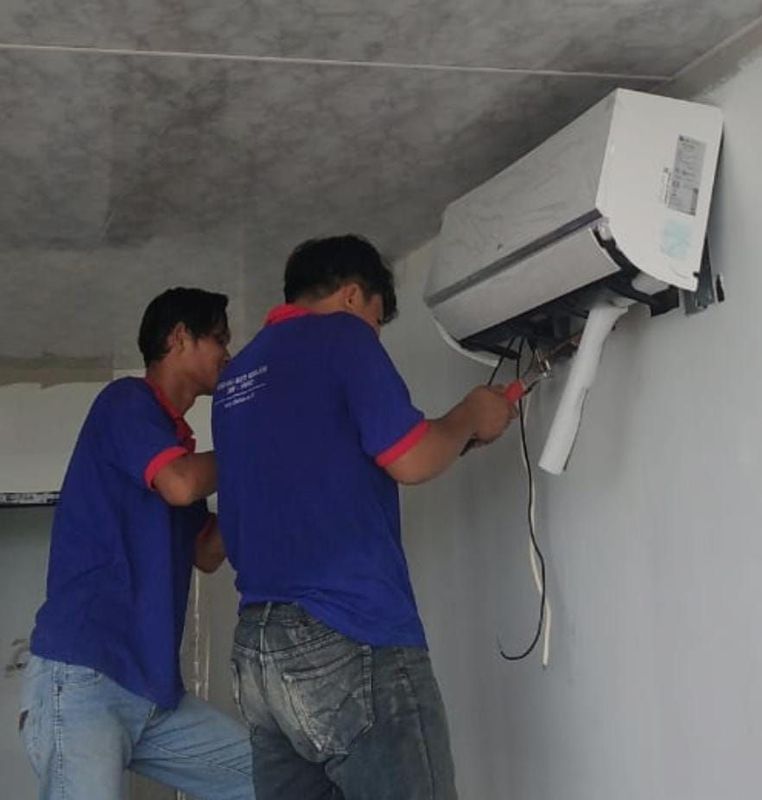 Service AC (pengecekan dan perbaikan AC)