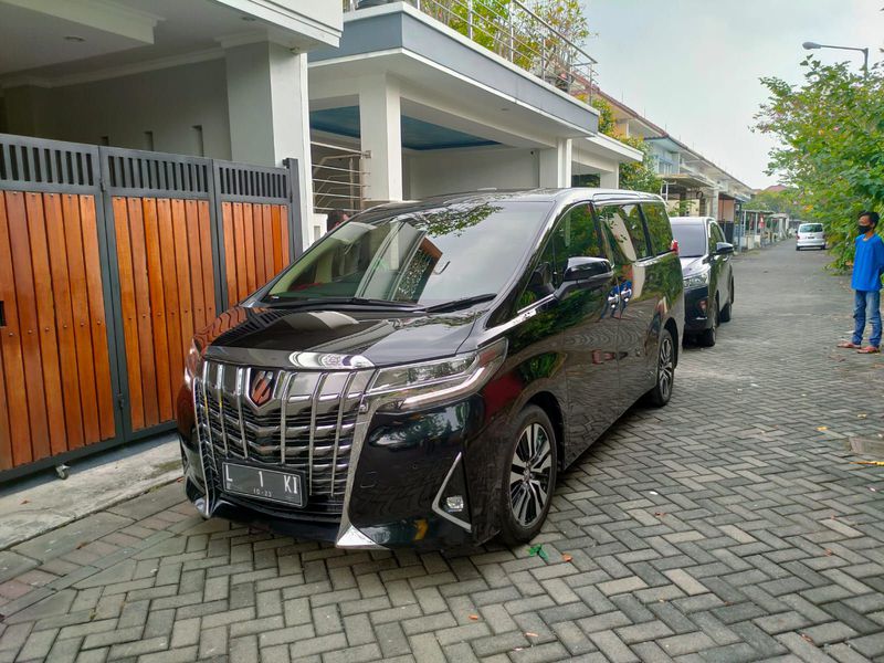 Innova Reborn Tujuan Surabaya - magetan- malang - 3 Hari