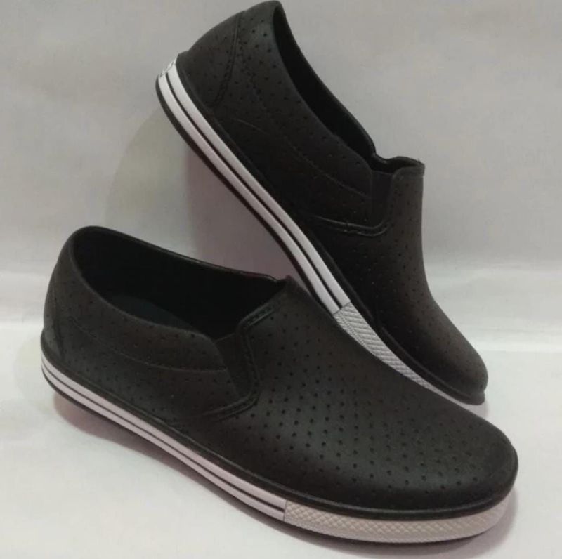 Sepatu Laboratorium Karet