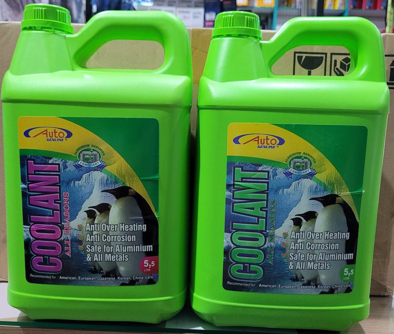 Auto Radiator Coolant Warna Merah dan Hijau - 1Liter