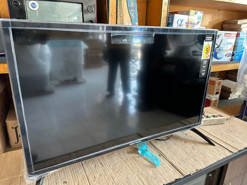 TELEVISI LED 32 INCH