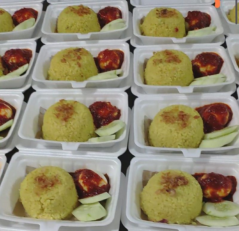 Nasi kuning + telor
